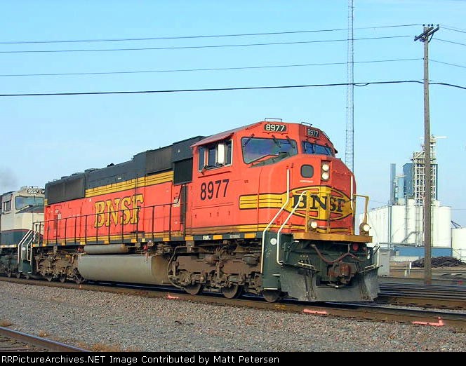 BNSF 8977